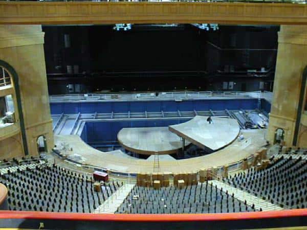 Revolutionizing Theater: Underwater Stage Lift Innovations