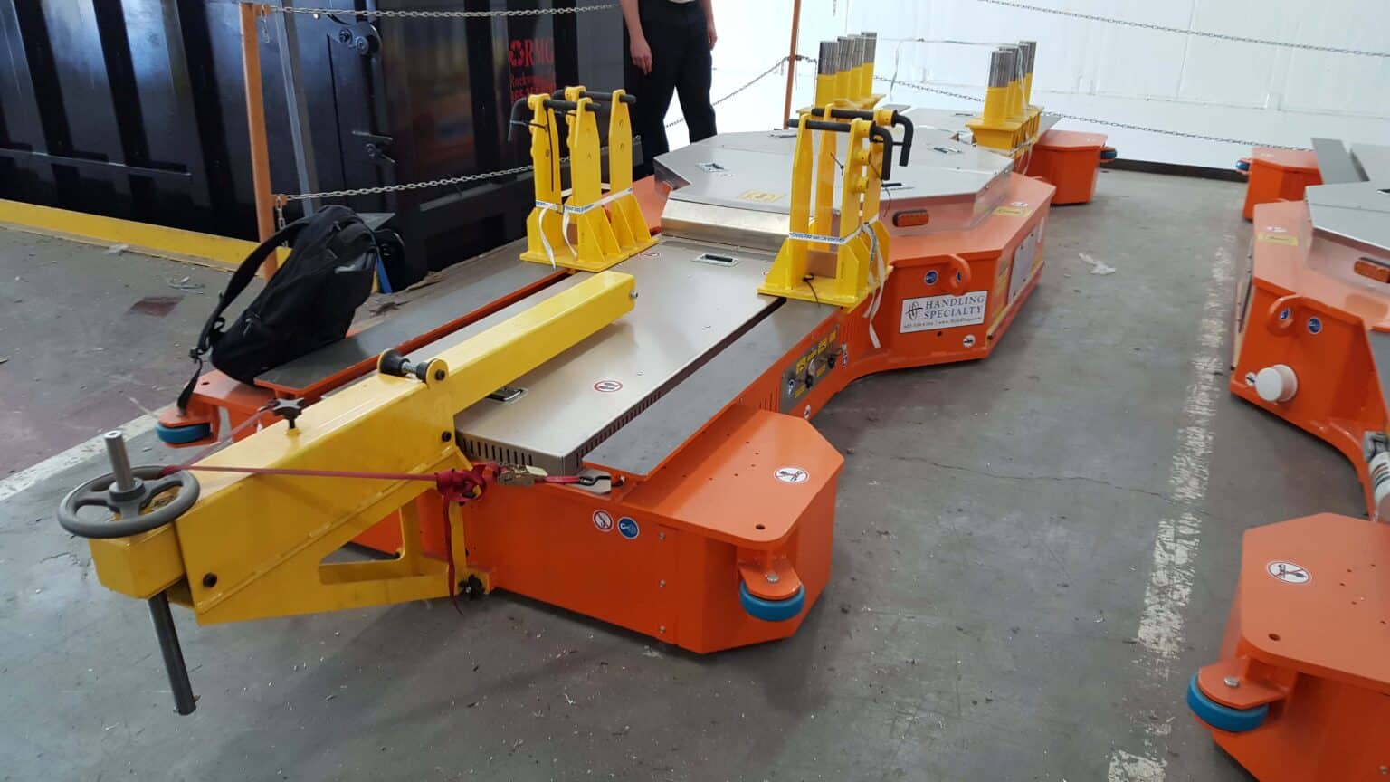 AGVs and Their Role in the Evolution of Smart Factories - Handling