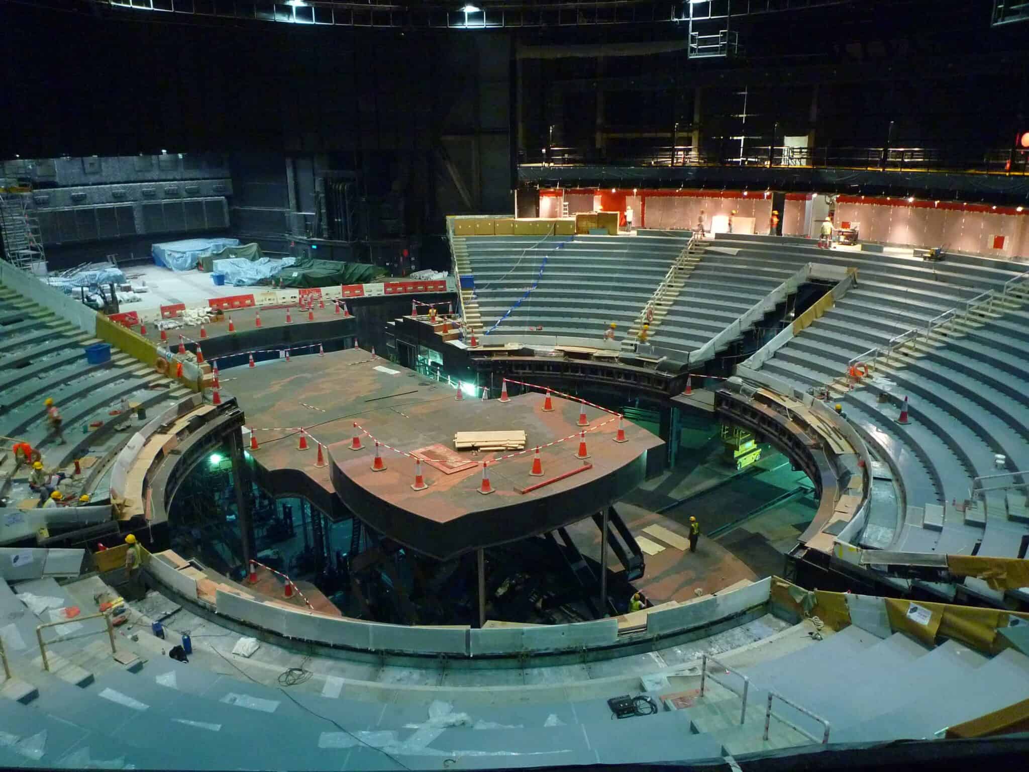 Bringing the Ocean to the Stage: Innovative Underwater Lifts in Modern ...