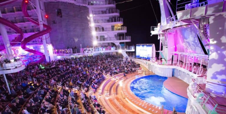 Bringing the Ocean to the Stage: Innovative Underwater Lifts in Modern ...